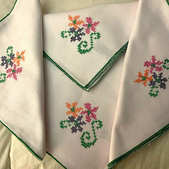 Dining | Vintage Linen Machine Embroidered Napkins | Poshmark